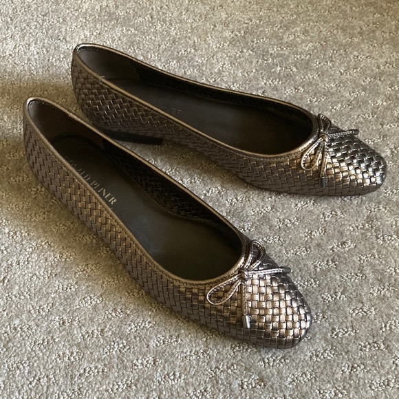 Donald J. Pliner | Shoes | Donald Pliner Juliet Woven Pewter Flats Sz ...